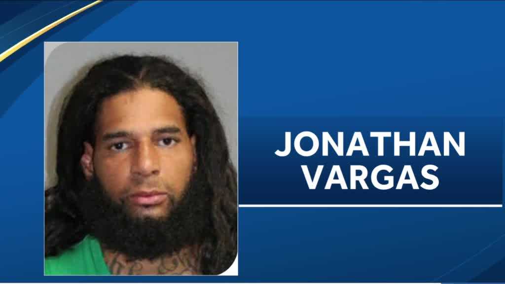 Man accused of hitting person in face with hammer during robbery
