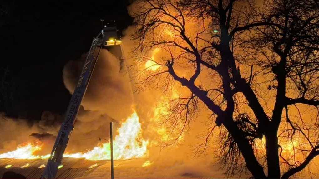 Building declared total loss after large structure fire reported in Manning