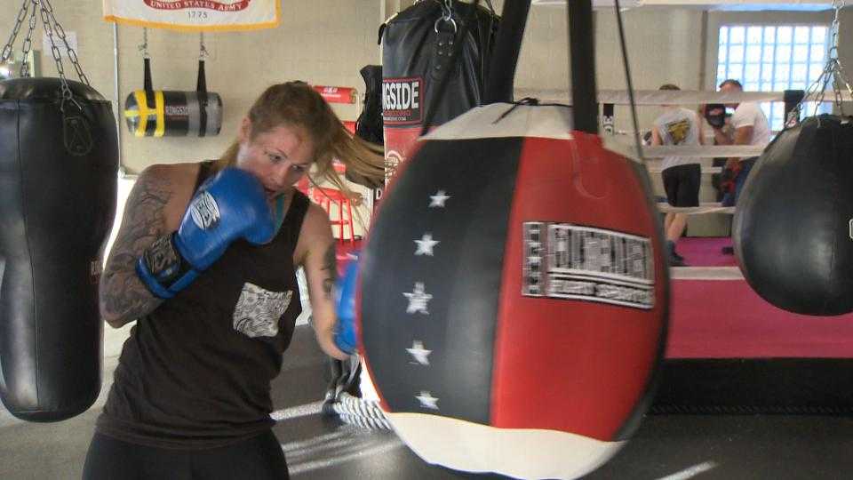 Knocking out concussions: Pittsburgh boxing legend works to protect ...