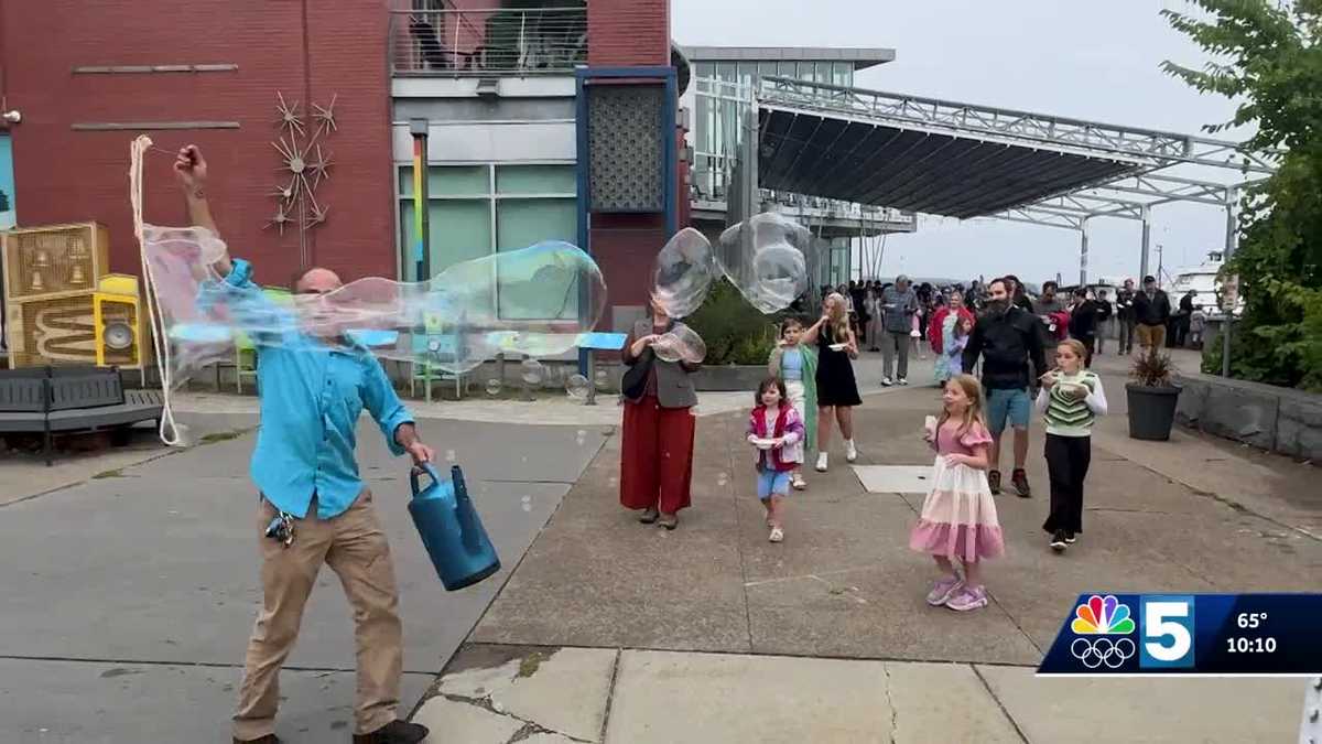 Jewish community celebrates Rosh Hashanah at Burlington's waterfront