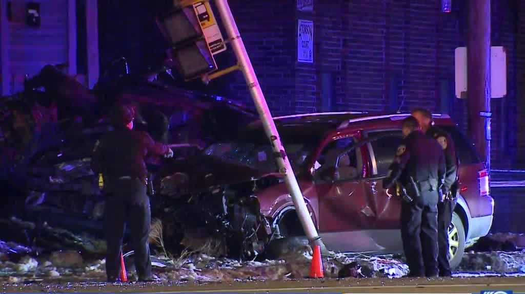 Stolen car police chase ends with Milwaukee teen killed in crash