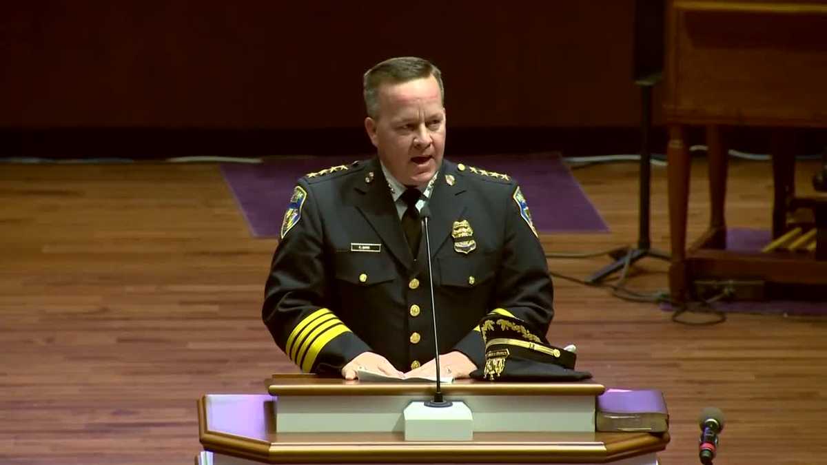 Video: Commissioner Kevin Davis speaks at Det. Suiter's funeral