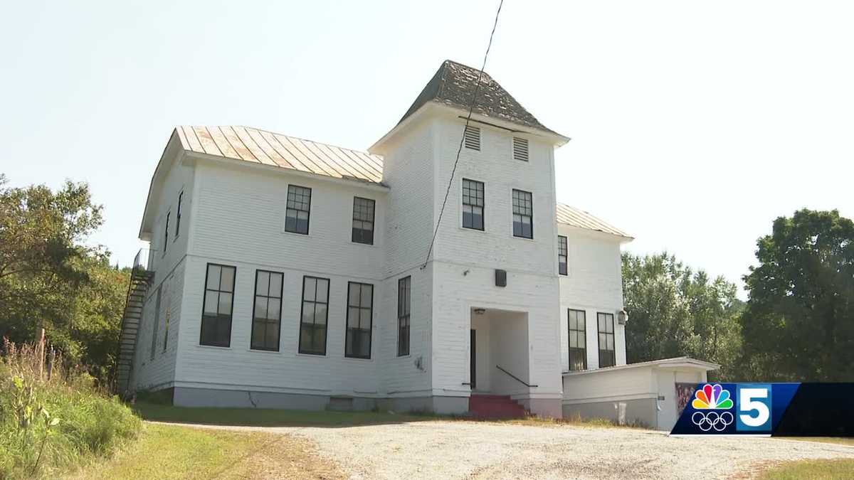 Vermont town draws ‘Beetlejuice’ fans to iconic horror movie site