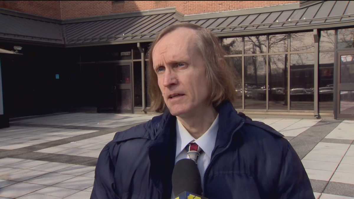 Man sues Baltimore prosecutor over phone call