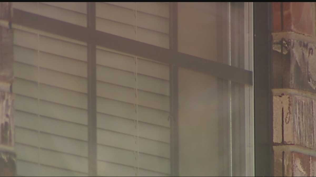 Edmond family finds man crawling out of bedroom window