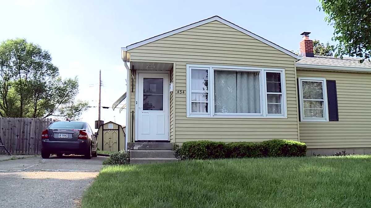 14-foot python gets loose in Indiana neighborhood