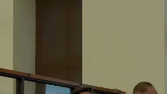 Milwaukee police officer accused of homicide: Defense begins