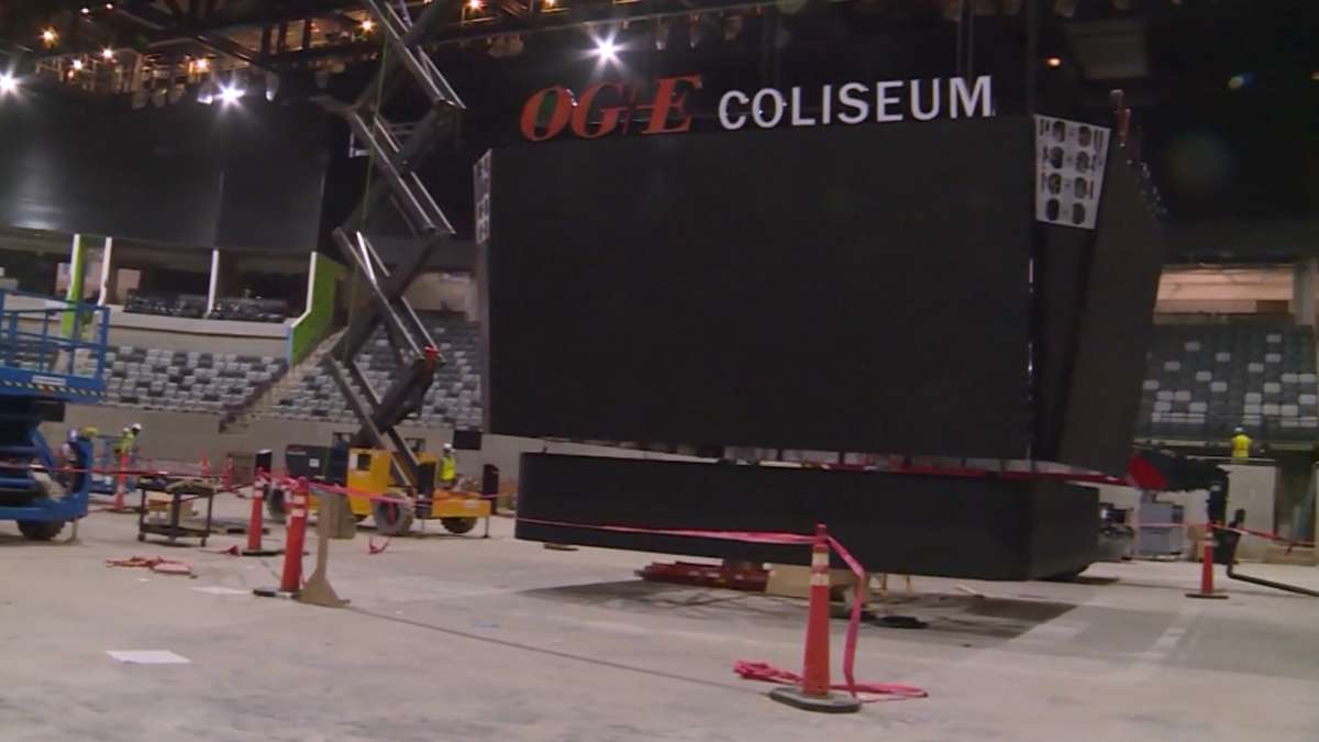Lightning strikes OG&E Coliseum while undergoing construction