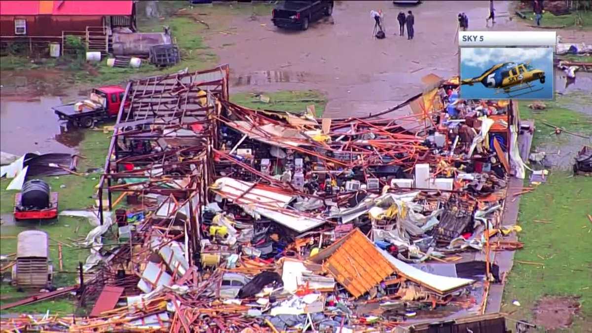 Family, community picking up the pieces after destructive tornado hits ...