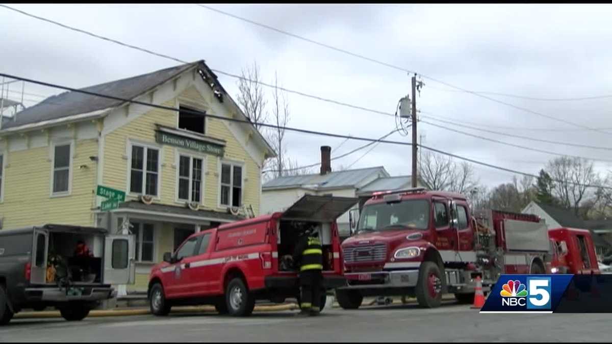 Rescuer recounts efforts to free man trapped in burning store