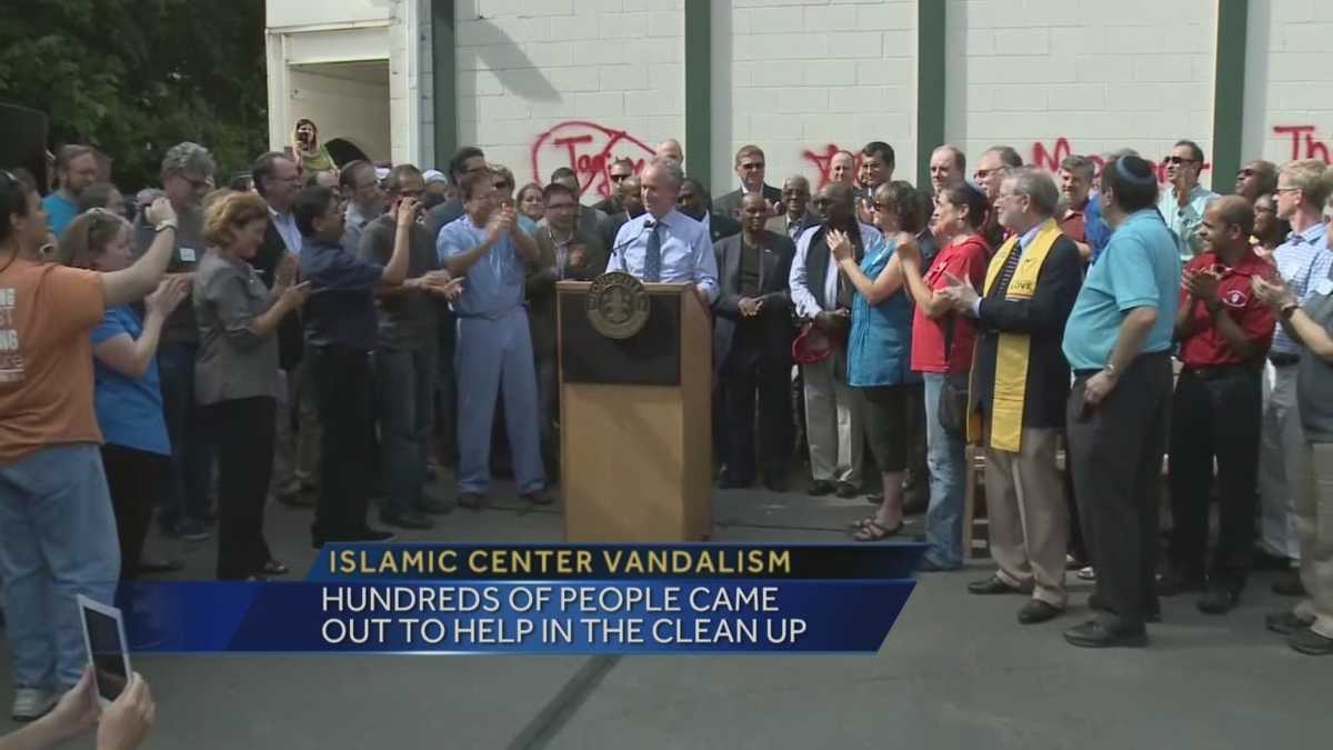 Community comes together to clean vandalized Islamic Center