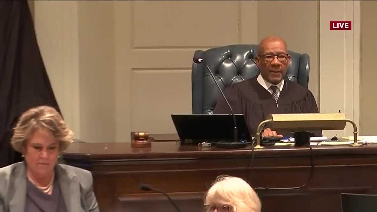 South Carolina: Murdaugh judge recuses himself