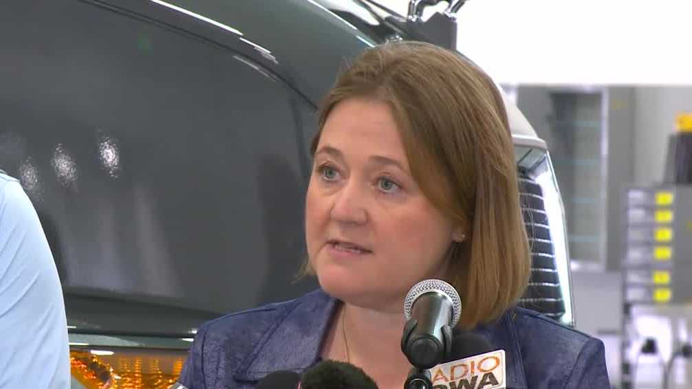 Iowa attorney general joins lawsuits challenging trucking emission rules