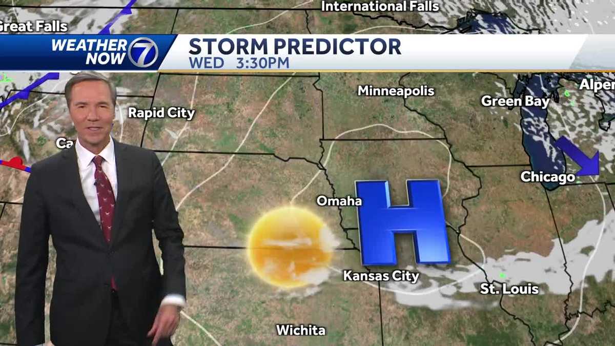 Fall weather moves into Nebraska and Iowa Wednesday morning
