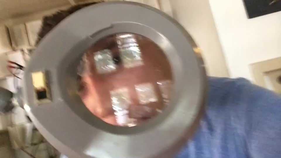 Help KOCO 5 reporter Dave Detling find the perfect pair of glasses