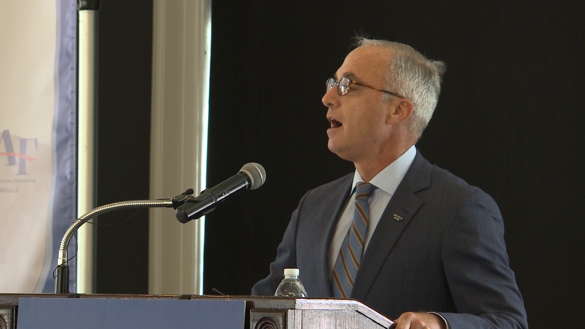 WATCH: Steve Trager's Louisvillian of the Year acceptance speech