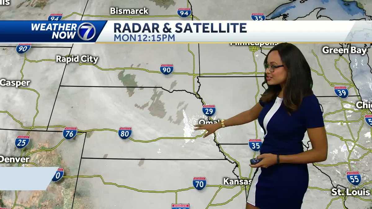 Flurries linger around the metro Monday afternoon, cold air sticks ...