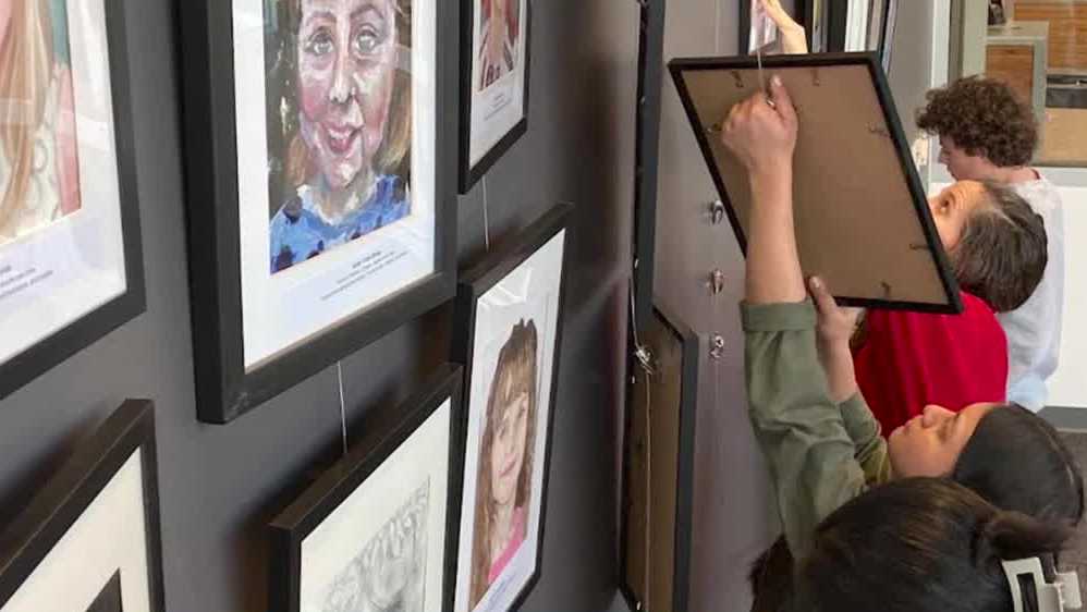 Ames High art students draw portraits for Ukrainian Refugee children ...
