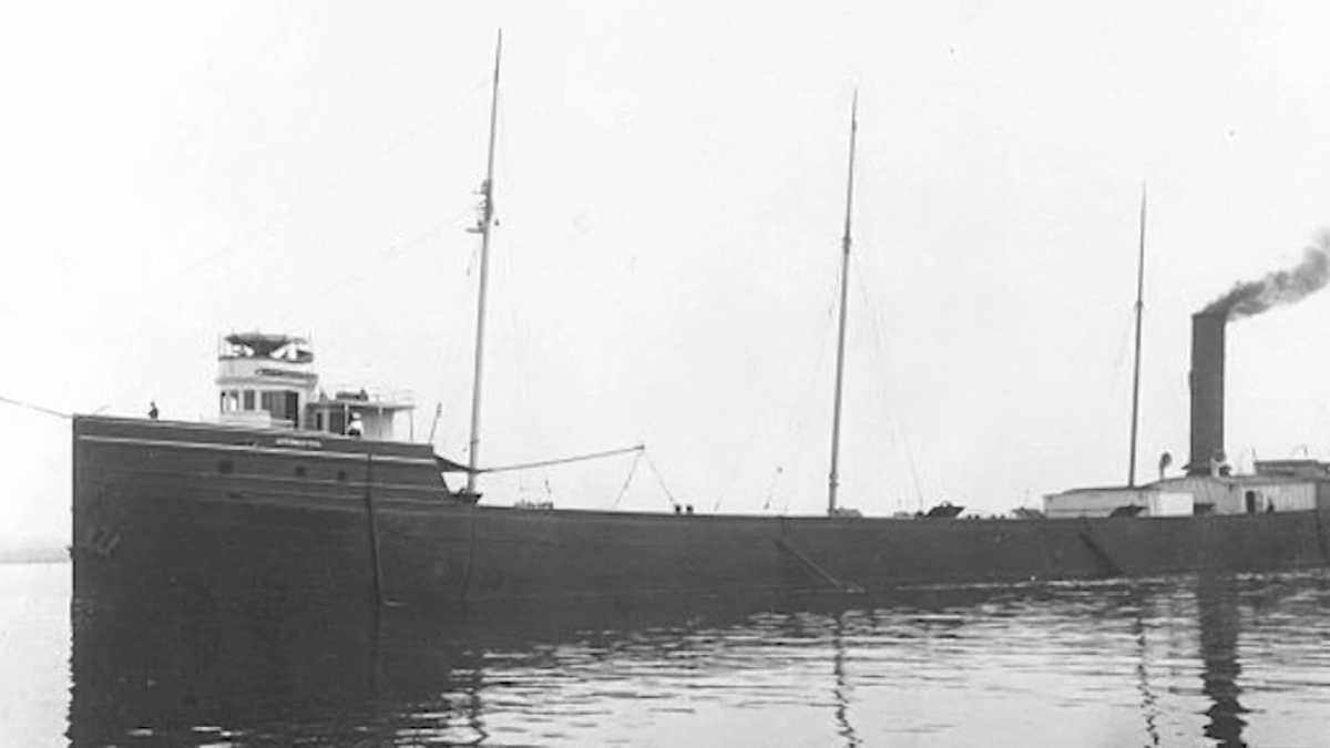 Man may have stumbled upon century-old ship wreckage