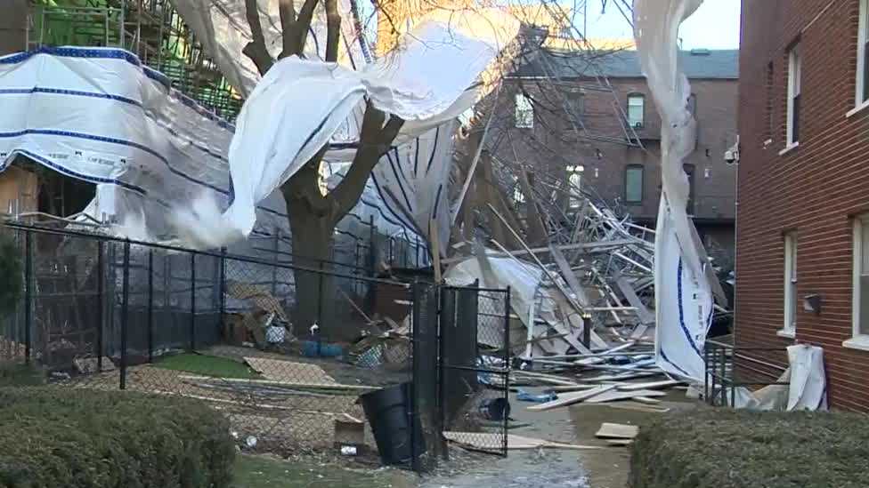 Wind causes scaffolding collapse in Boston