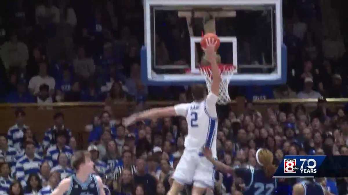 Flagg rolls in college debut