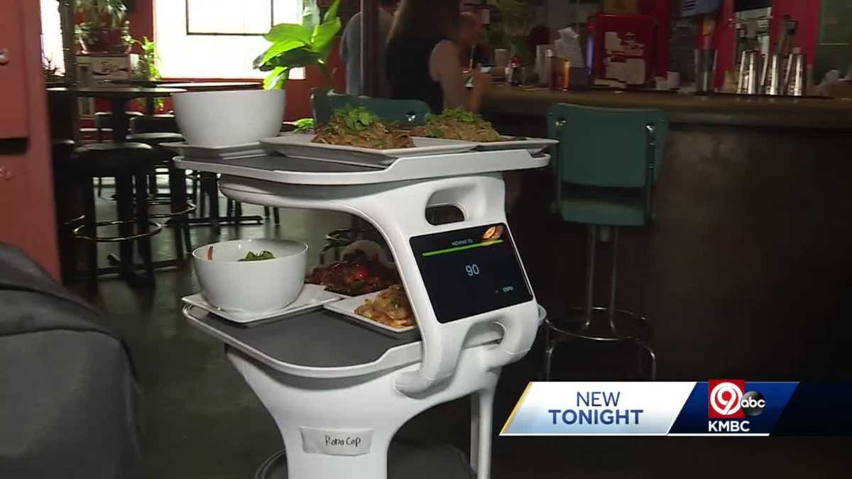 The future of food service? Kansas City restaurant welcomes robot to team