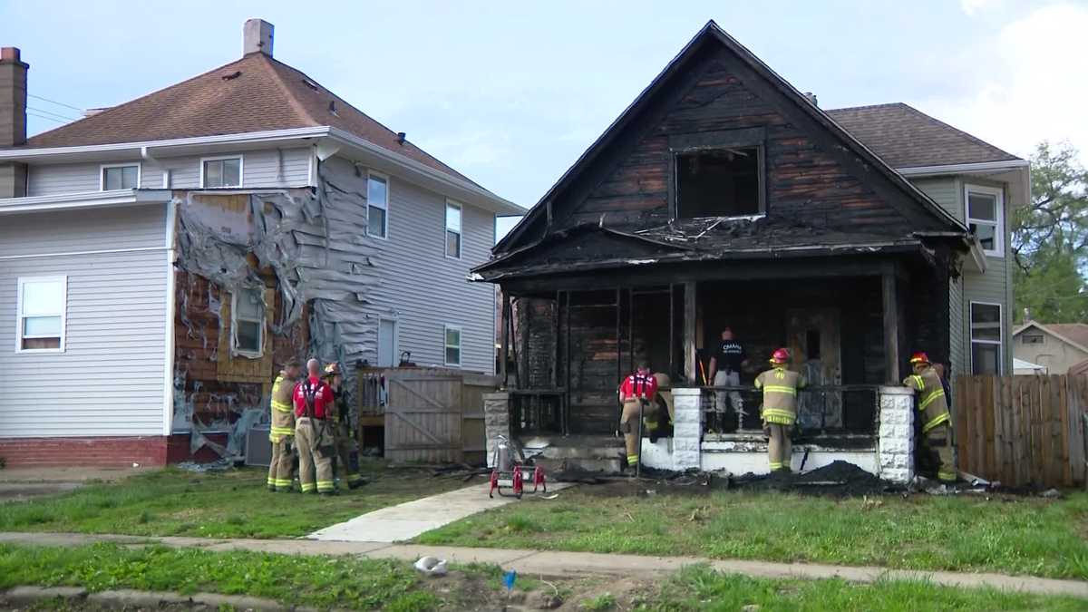 Carter Lake house undergoing renovations catches on fire early Saturday ...