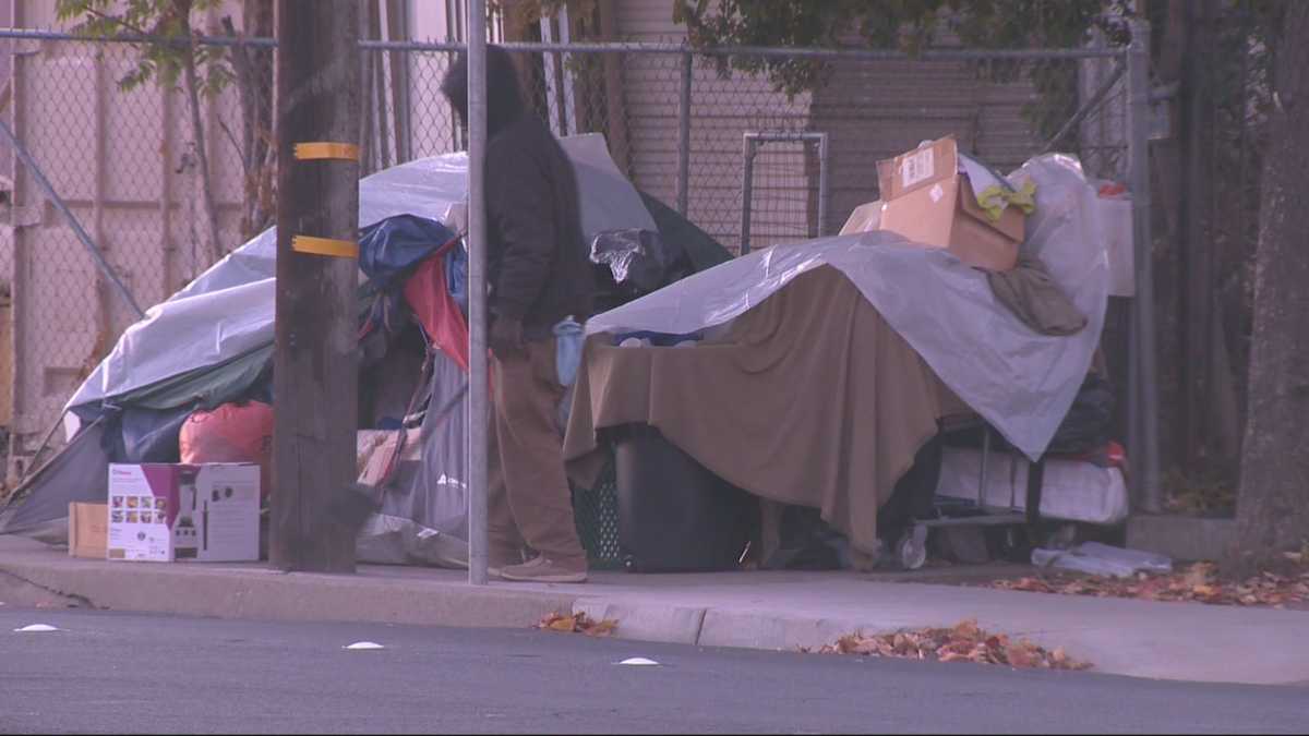 Homeless Prepare Seek Shelter From Bitter Cold Temperatures