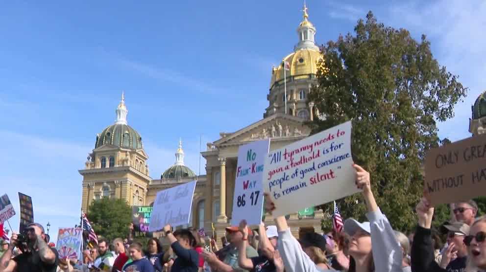 'No Kings' protests draw thousands in Iowa to rally against Trump
