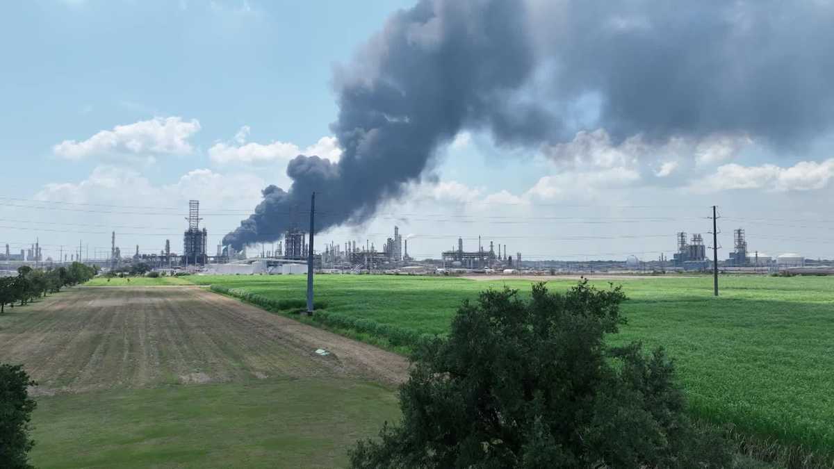 Marathon Refinery fire drone video