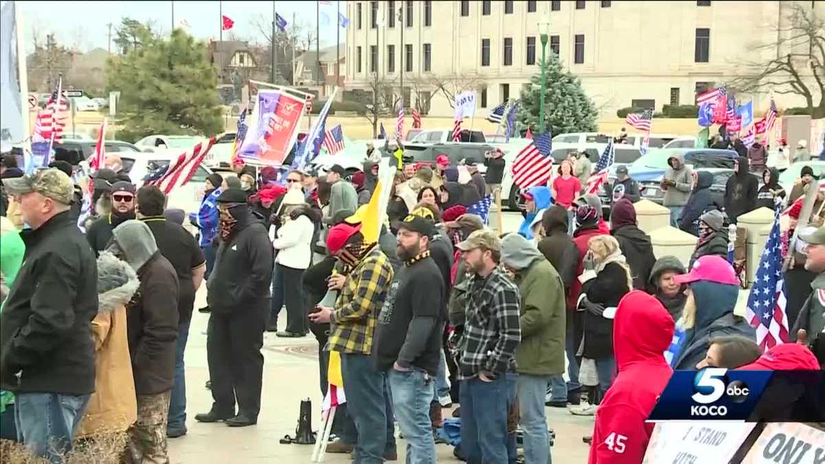 Hundreds peacefully protest at Oklahoma Capitol in support of President ...