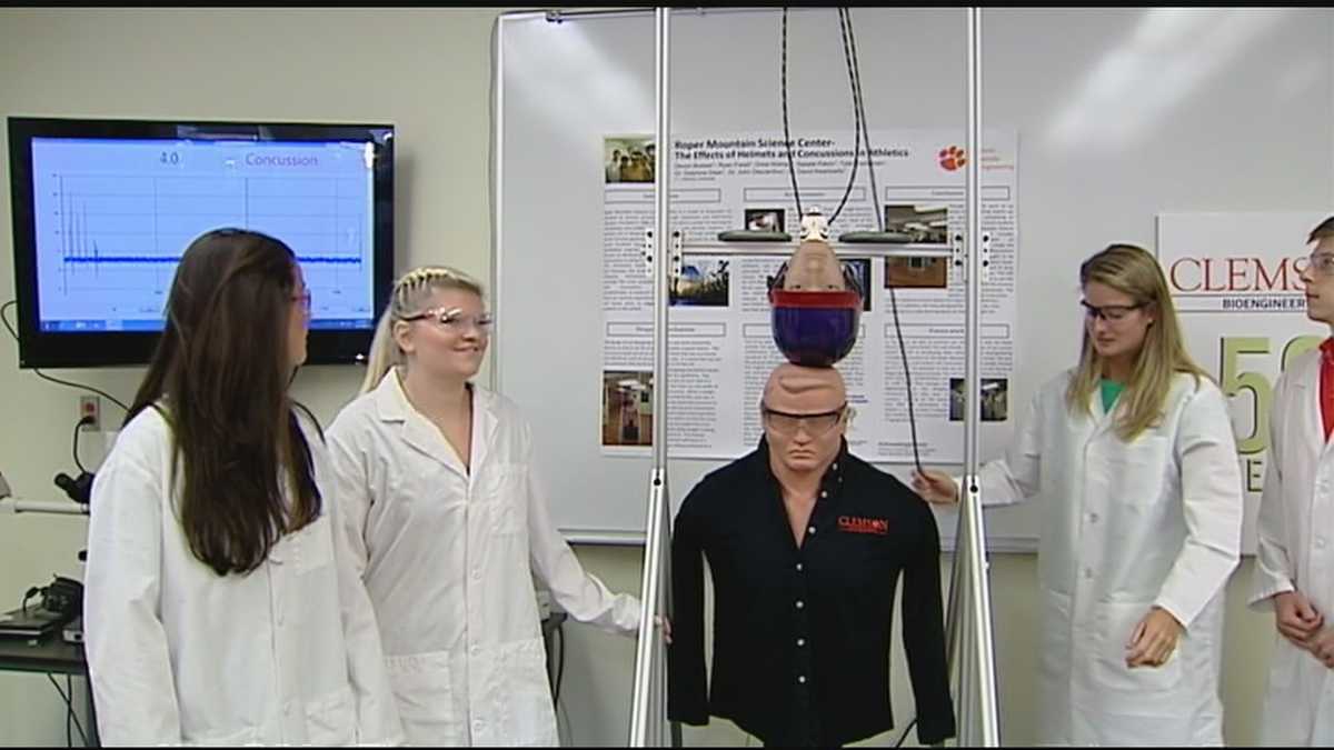 College students research head injuries with 'dummy' concussion simulator