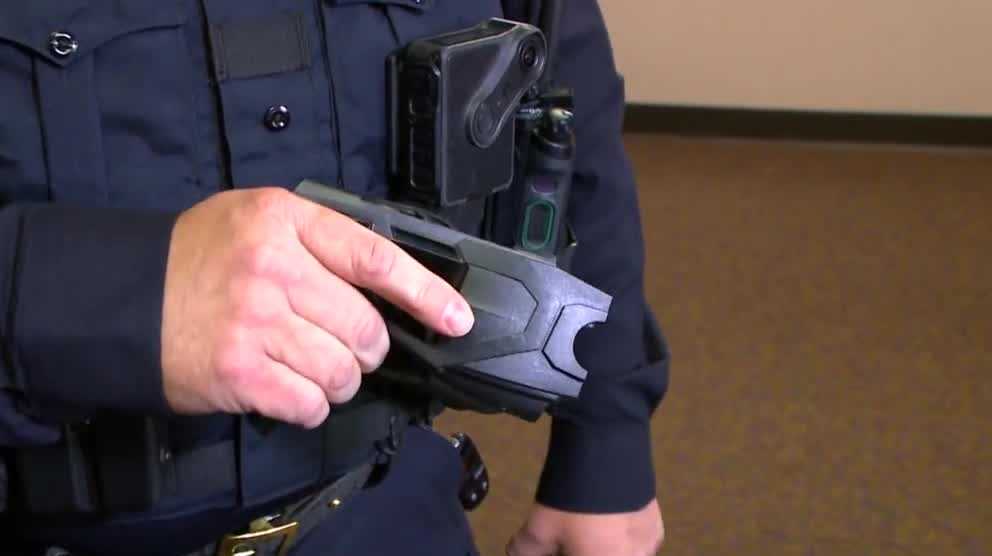 Authorities explain stun gun training for officers in the metro