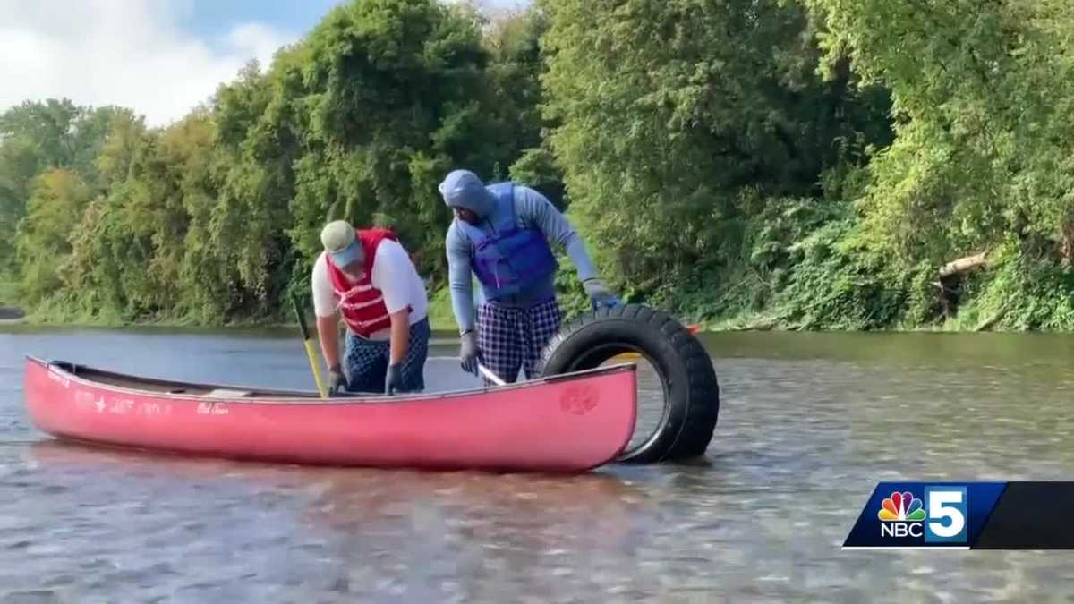 Volunteers clean up Connecticut River