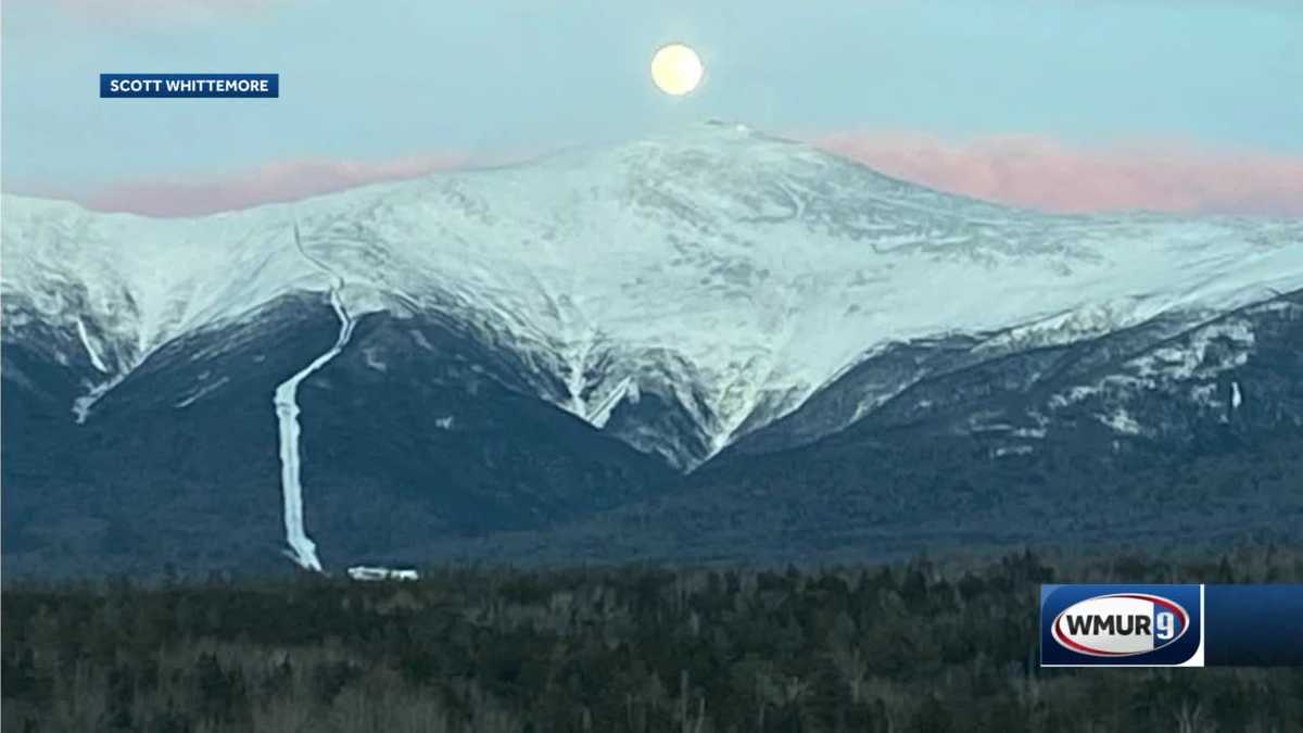 Mount Washington, New Hampshire photo: Beautiful moonrise shot