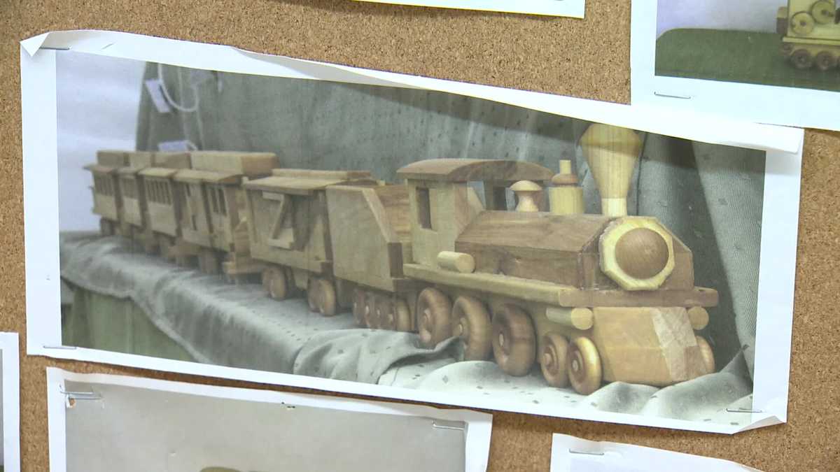 Grinch stole Christmas: Alaska couple says $17,000 worth of toys were ...