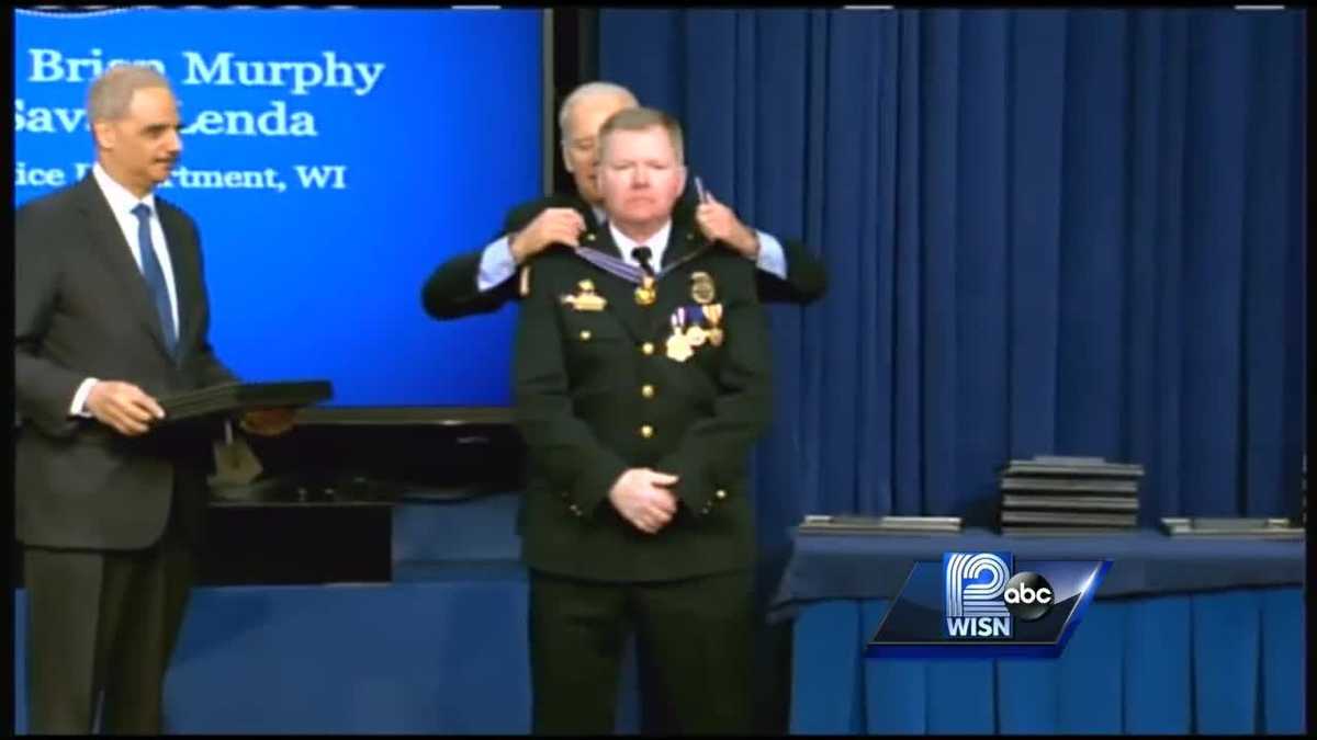 Lt. Murphy, Ofc. Lenda receive Medal of Valor