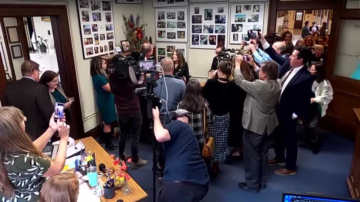 Marianne Williamson formally files for 2024 New Hampshire primary Marianne Williamson formally files for 2024 New Hampshire primary