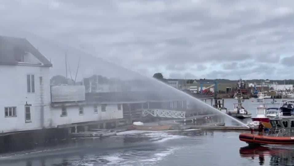 Marina fire under investigation in Gloucester