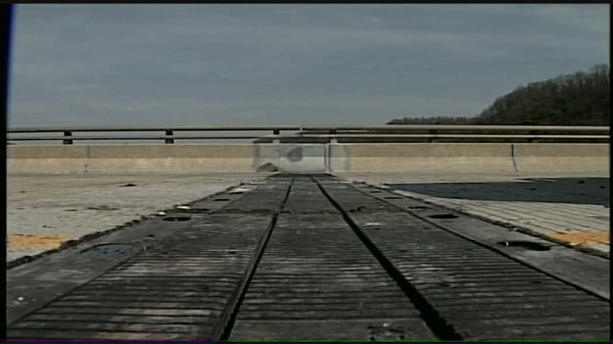 PennDOT crews working on Route 30 bridge