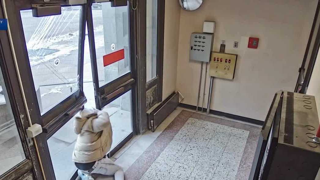 Omaha man accused of damaging emergency exit at courthouse