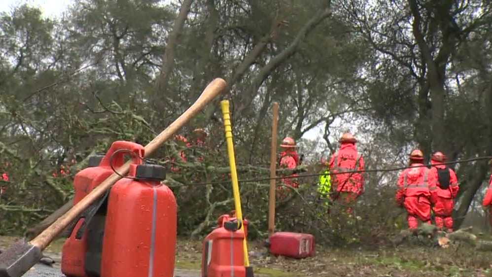 Inmates assist Cal Fire with storm clean up