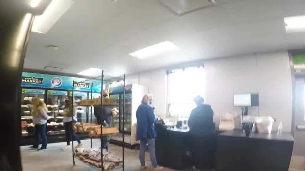 Des Moines Public Schools celebrates grand opening of student-run store