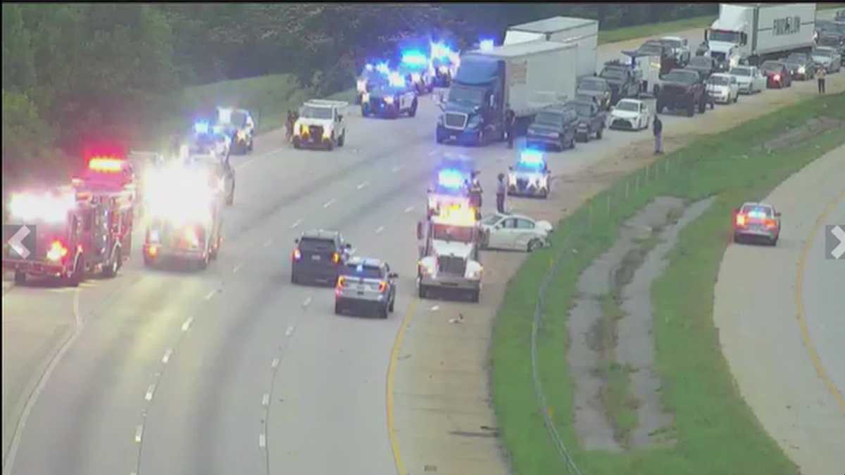 South Carolina: Crash along interstate leads to officer shooting