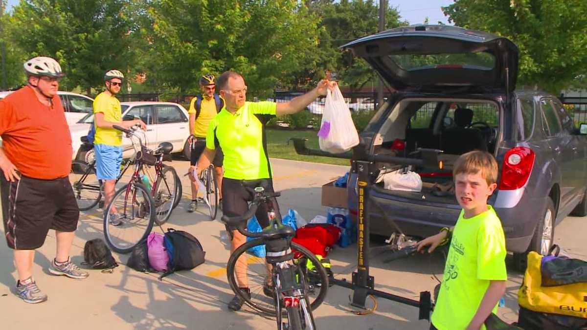 Group of bikers feed homeless once a week