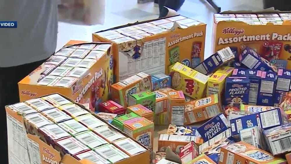 KFC, restauranteur packing 1,500 bags of food for JCPS children