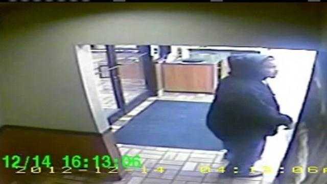 Crime Stoppers: Gunman robs Burger King - KETV