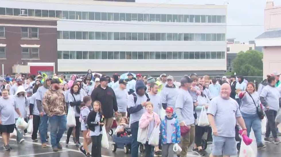 Omaha's Labor Day parade draws hundreds despite rain