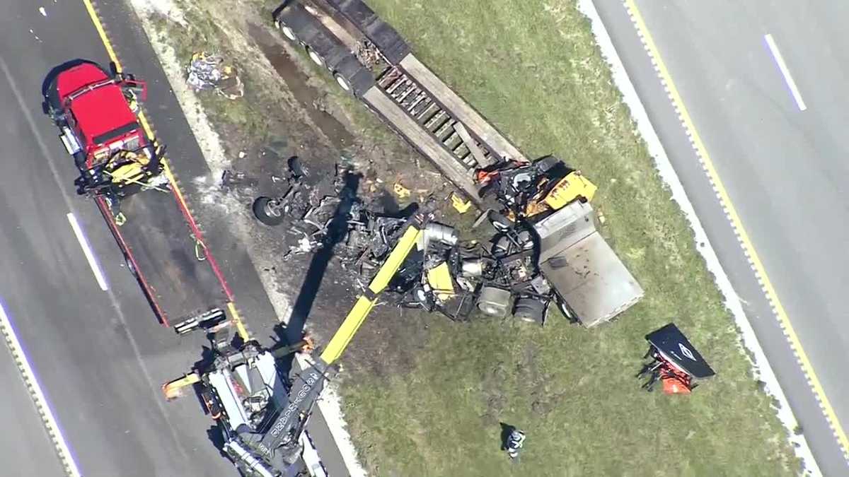 Multi-vehicle crash closes southbound 7 Highway in Cass County