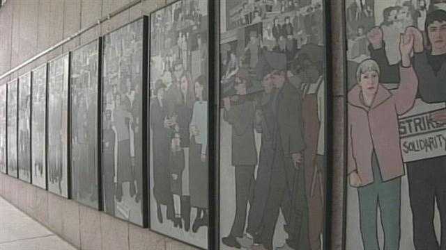 Labor mural removed by governor back on display